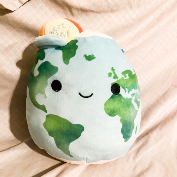 Kellytoy | Toys | Squishmallow 8 Roman The World Earth Day Edition ...
